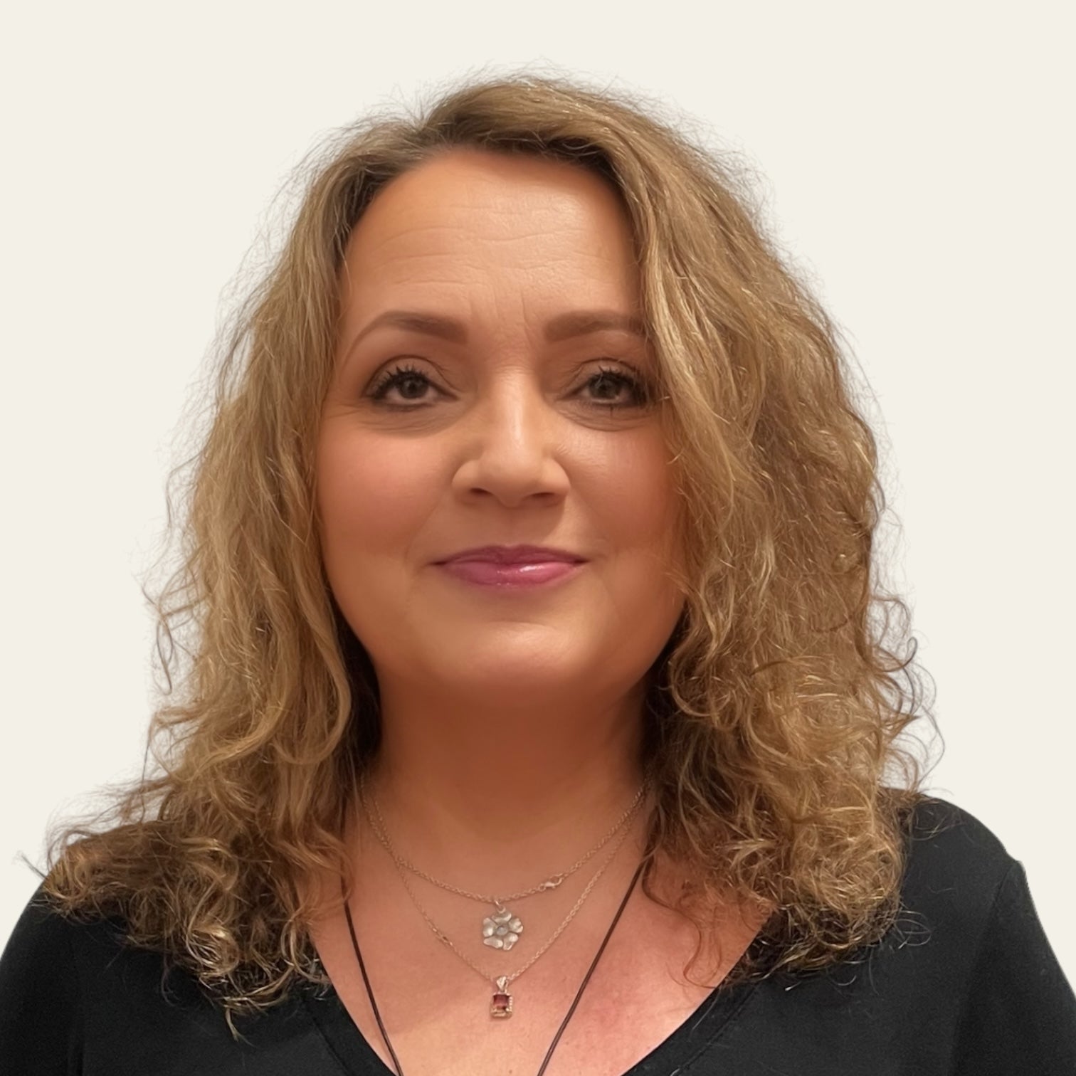 Sheila Young – Psychic Sisters Readings